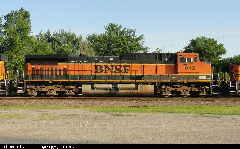 BNSF 1042